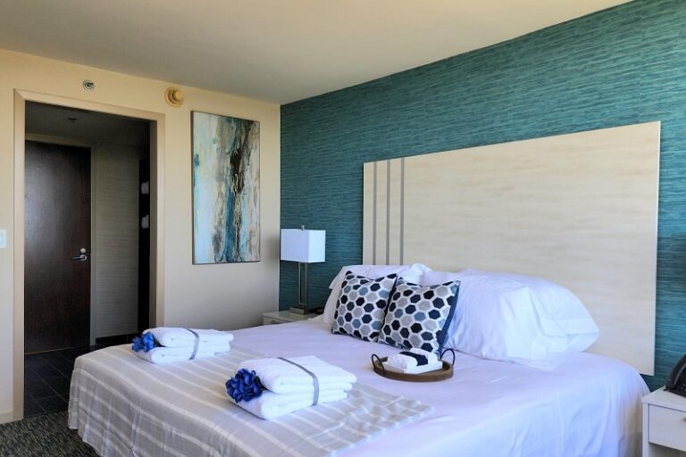 Lodge Accommodations - Illinois Beach Hotel